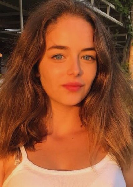 Buse Meral Fan Casting