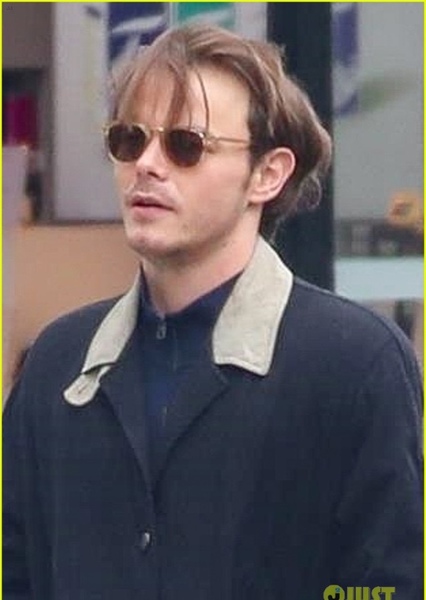 Fan Casting Charlie Heaton as Jack Nicholson in Celebrity Biopics on myCast