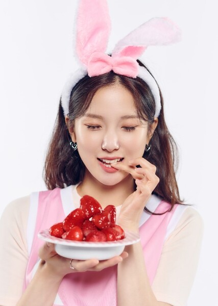 Fan Casting Choi Yu-jin as Animal: Bunny/Rabbit in K-Pop Members Sorted by Representative Colors ...