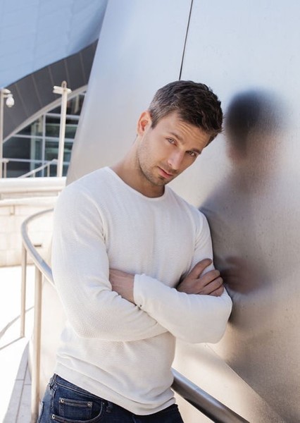 Photos of Derek Yates on myCast - Fan Casting Your Favorite Stories