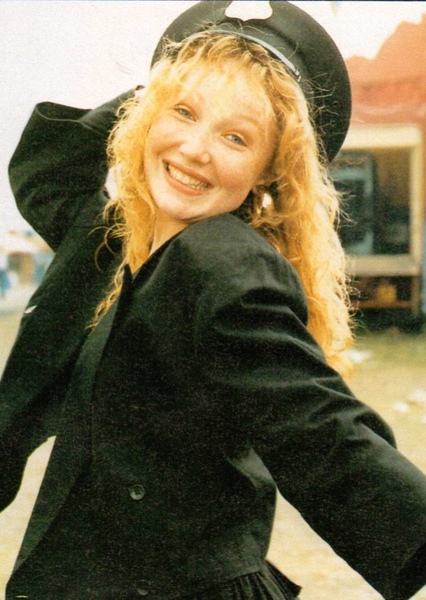 Donna Bell Fan Casting