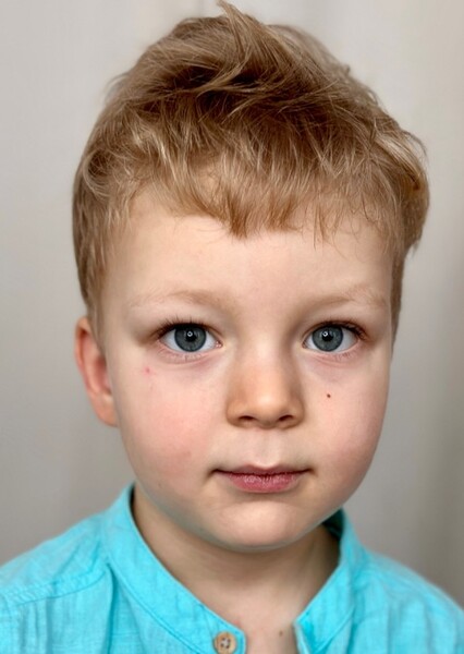 Favre Mael Fan Casting