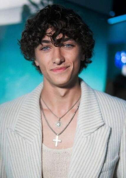 Fan Casting Gavin Casalegno as Garth in Teen Titans(Live Action) on myCast