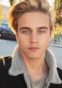 Photos of Hendrik giesler on myCast - Fan Casting Your Favorite Stories