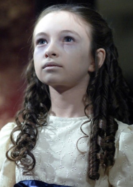 Fan Casting Lara Robinson as Wednesday Addams in Tim Burton's "The ...