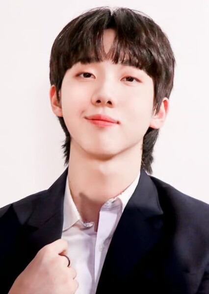 Photos of Jung Su-yeong on myCast - Fan Casting Your Favorite Stories