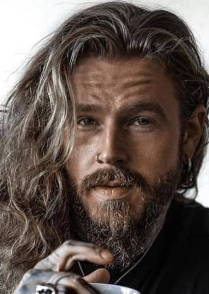 Fan Casting Liam Hemsworth as Aiden Norwood in The Millennium Wolves on ...