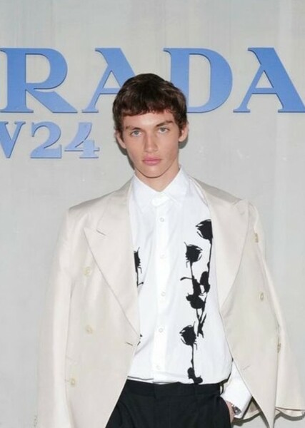 Kit Price Fan Casting