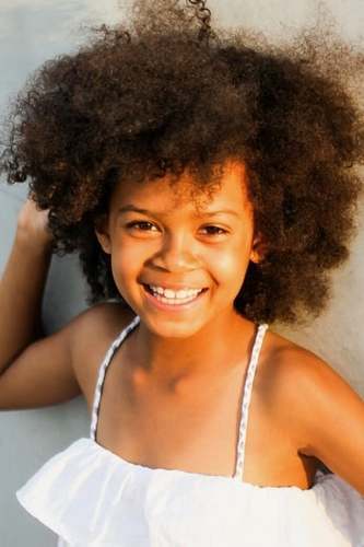 Mandeiya Flory Fan Casting