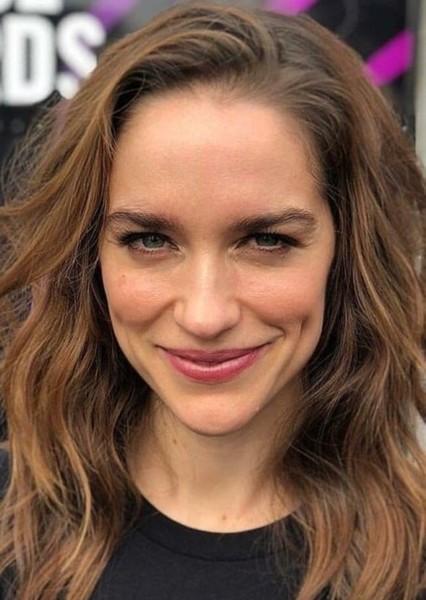 Melanie Scrofano's Instagram, Twitter & Facebook on IDCrawl