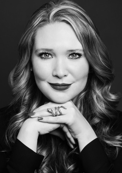 Sarah J. Maas Photo on myCast - Fan Casting Your Favorite Stories