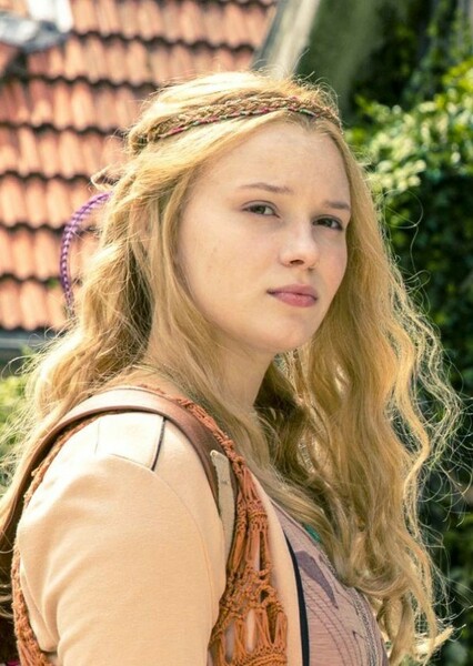 Silvania Tepes Fan Casting