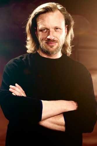 Viktor Tauš Fan Casting