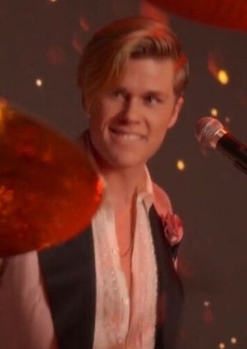 Alexis Mercer Fan Casting for Julio and the Phantoms (80s Genderswap ...