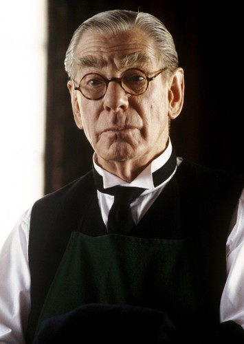 Alfred Pennyworth Fan Casting for BATMAN RETURNS recast | myCast - Fan Casting Your Favorite Stories