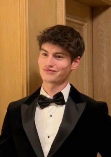 Moritz Hau Fan Casting