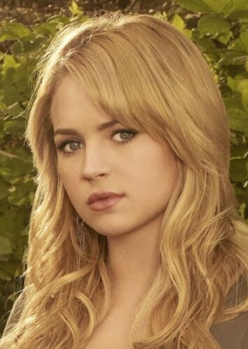 Cassie Blake Fan Casting for The Secret Circle (80s) | myCast - Fan Casting Your Favorite Stories