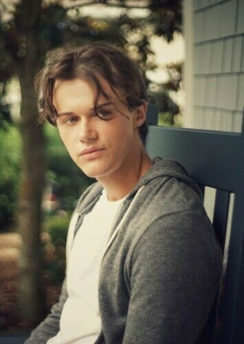 Conrad Fisher Fan Casting for The Summer I Turned Pretty (90s) | myCast ...