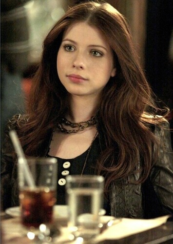 Find an Actor to Play Georgina in Gossip Girl in 90s on myCast