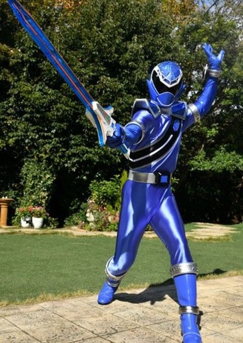 Fan Casting Louis Hofmann as Julian in Power Rangers Nitro Force on myCast