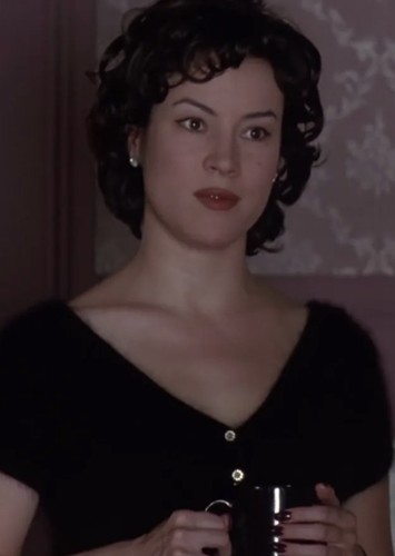 Fan Casting Danielle Campbell as Violet in Bound (Remake) on myCast