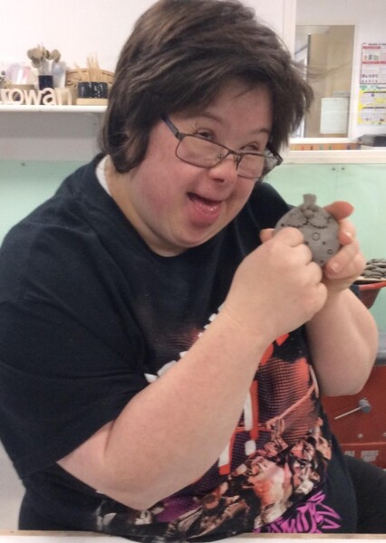 Emma Annderson Big Evil Head Face Arms Body Fan Casting on myCast