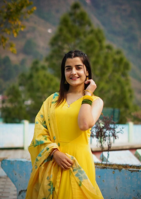 Senorita Hindi Vinie Sharma Alan Amjad Music vinisha Fan Casting on myCast