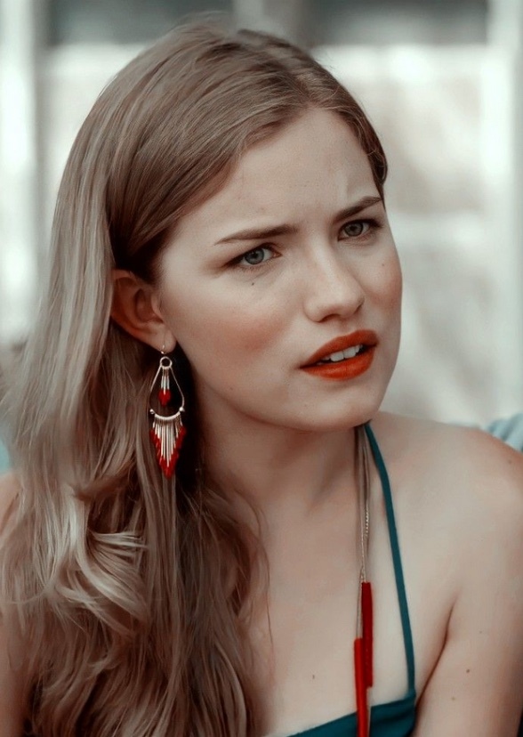 What Actresses Could've Played Emma Duval in Various Decades? Fan Casting on myCast