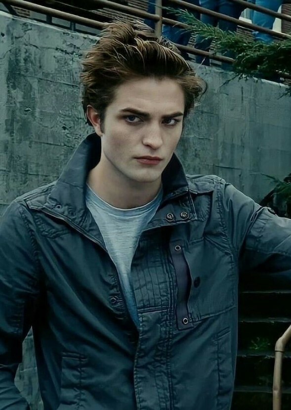 2020's Fan Casting for Which Actor Should've Player Edward Cullen in ...